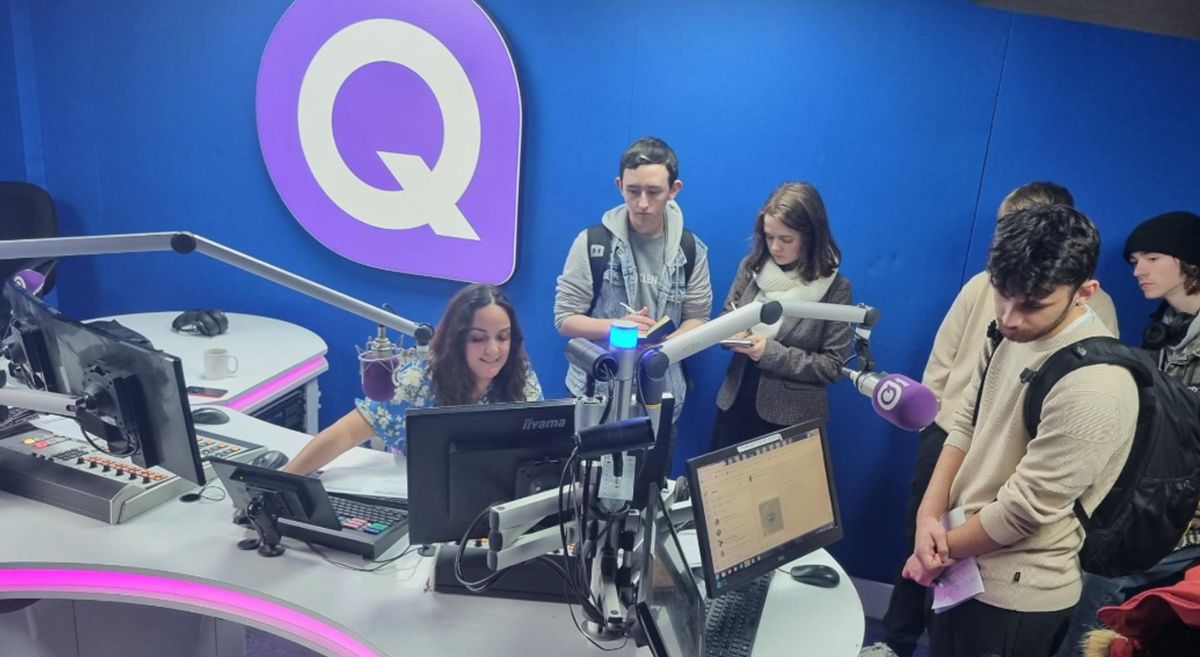 Media Students Get Insight at Q Radio - SERC