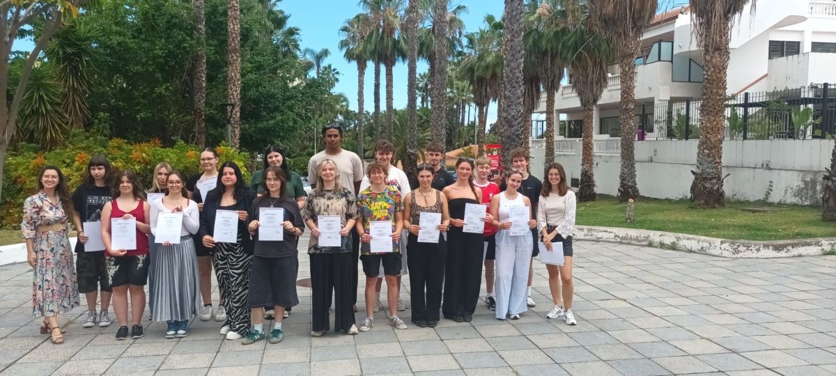 Students Experience Canaries Culture and College Life - SERC