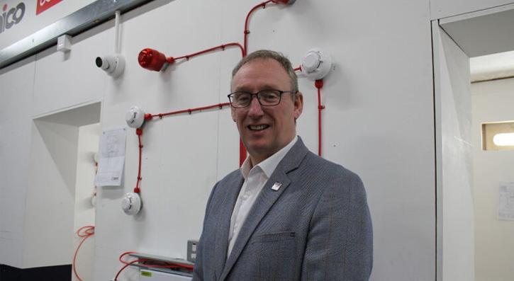 Lifelong Learning Takes Ian to Top Manager Status - SERC