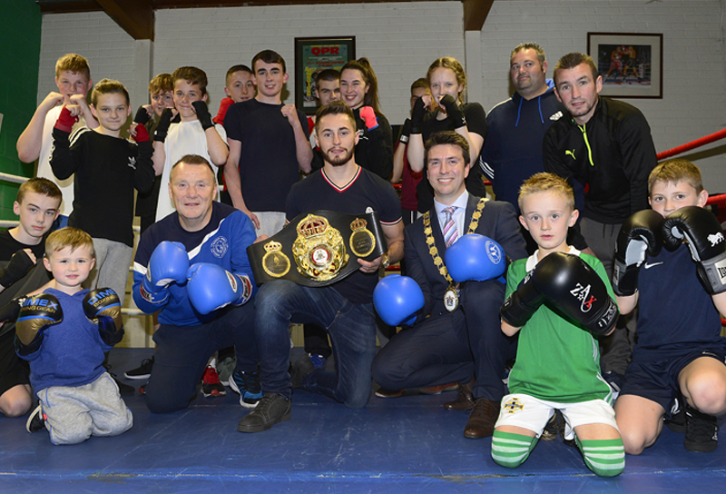 Boxing Champ Burnett a knock-out hit as he visits Abbey Boxing Academy ...