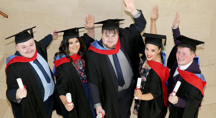 Last few days to book a graduation photo - SERC