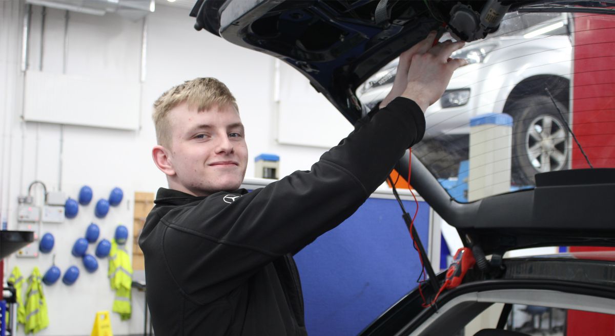 SERC Apprentice Tops in Inter College Vehicle Maintenance and Repair - SERC