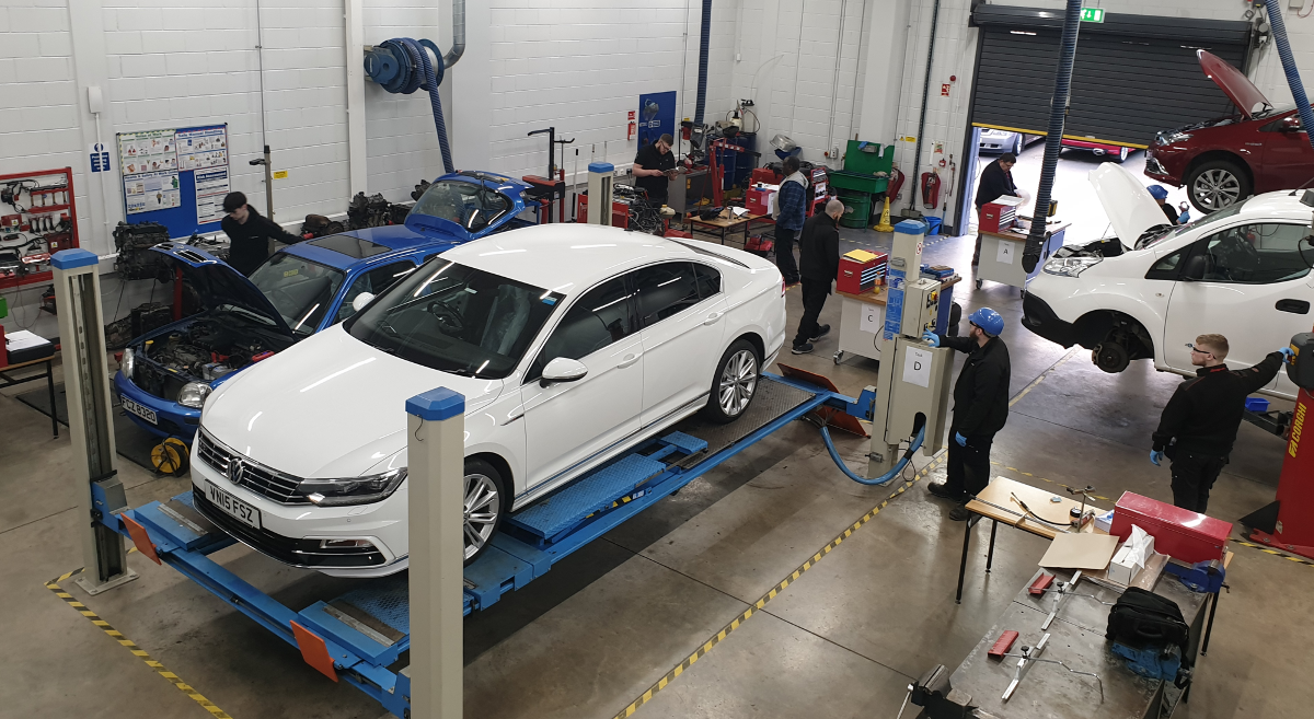 Apprenticeship Wins at Light Vehicle Intercampus Competition - SERC