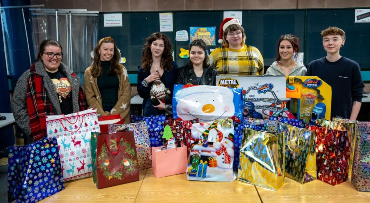 SERC Bangor Students Organise Gifts for Charities - SERC